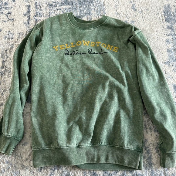 Yellowstone | Tops | Yellowstone Dutton Ranch Sweatshirt M | Poshmark